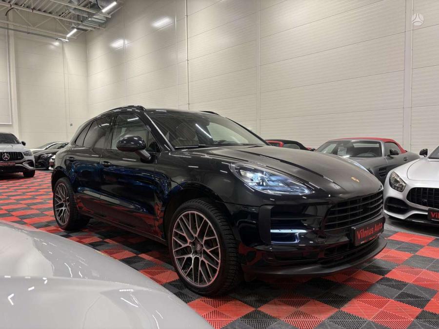 Melns Porsche Macan 2020 Viļņa, ar dzinēja tilpumu 3.00 L un nobraukumu 80 tūkst. km par 38990 €, foto 4 vietnē AUTOMOTO.COM.LV