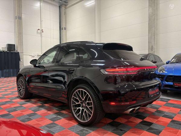 Melns Porsche Macan 2020 Viļņa, ar dzinēja tilpumu 3.00 L un nobraukumu 80 tūkst. km par 38990 €, foto 6 vietnē AUTOMOTO.COM.LV