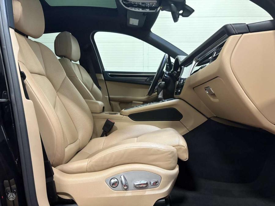 Melns Porsche Macan 2020 Viļņa, ar dzinēja tilpumu 3.00 L un nobraukumu 80 tūkst. km par 38990 €, foto 18 vietnē AUTOMOTO.COM.LV