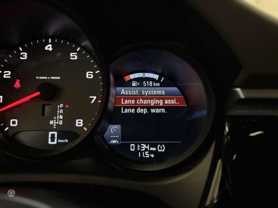 Melns Porsche Macan 2020 Viļņa, ar dzinēja tilpumu 3.00 L un nobraukumu 92 tūkst. km par 40990 €, foto 30 vietnē AUTOMOTO.COM.LV