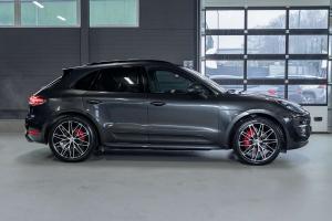 Black Porsche Macan 2020 in Vilnius, with an engine capacity of 2.89 L and mileage of 55 thousand km for 49999 €, photo 9 on AUTOMOTO.COM.LV