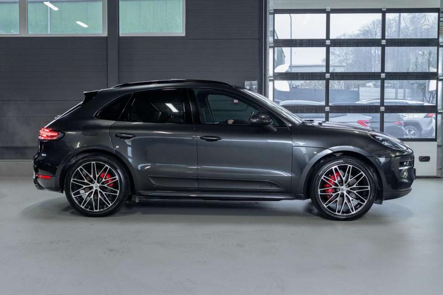 Black Porsche Macan 2020 in Vilnius, with an engine capacity of 2.89 L and mileage of 55 thousand km for 49999 €, photo 9 on AUTOMOTO.COM.LV