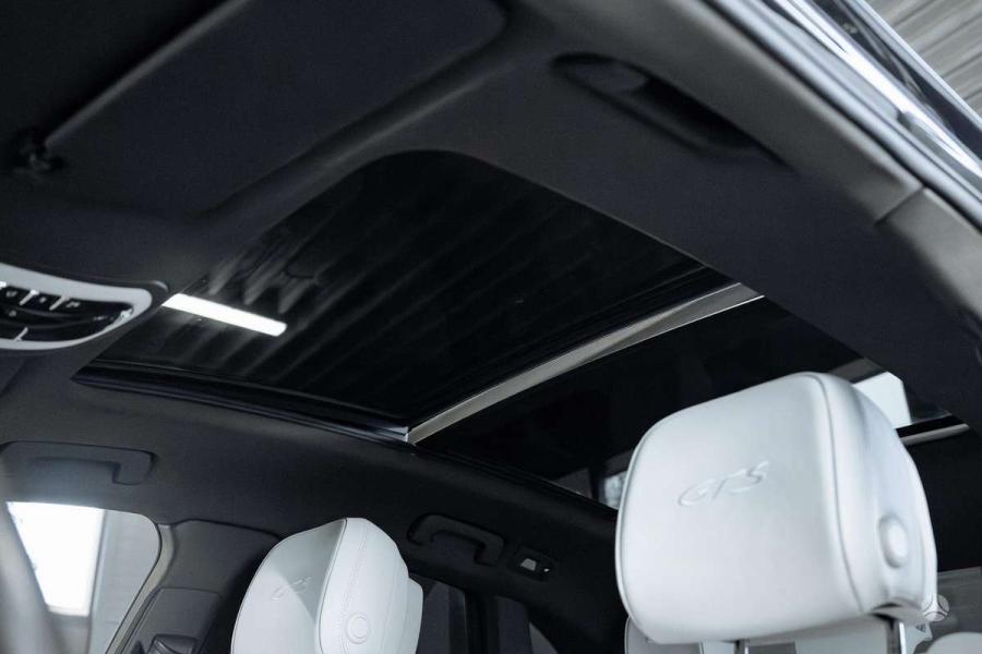 Black Porsche Macan 2020 in Vilnius, with an engine capacity of 2.89 L and mileage of 55 thousand km for 49999 €, photo 38 on AUTOMOTO.COM.LV