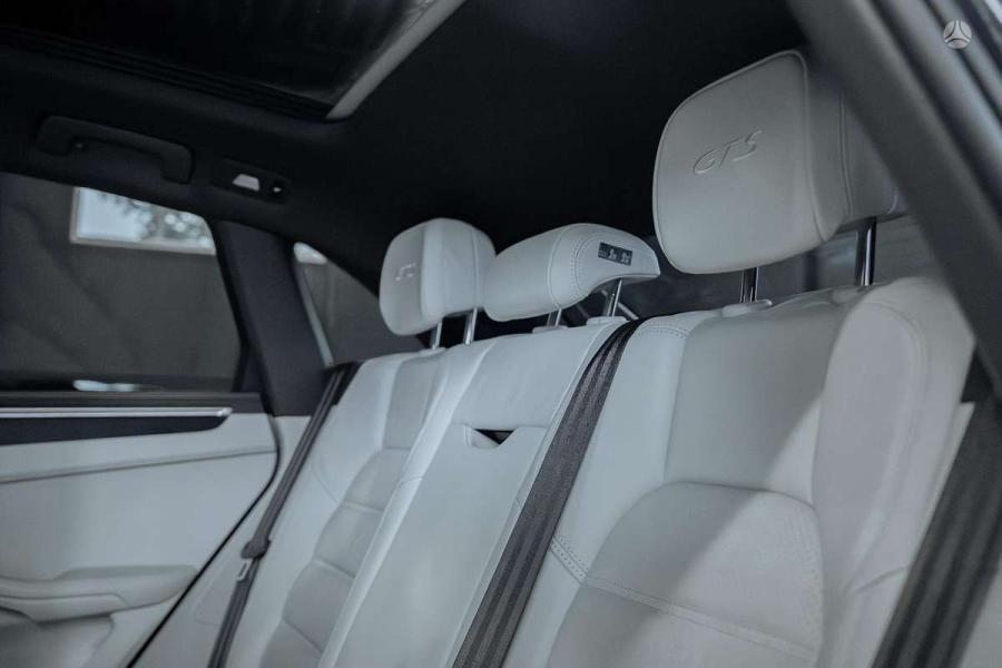 Black Porsche Macan 2020 in Vilnius, with an engine capacity of 2.89 L and mileage of 55 thousand km for 49999 €, photo 41 on AUTOMOTO.COM.LV