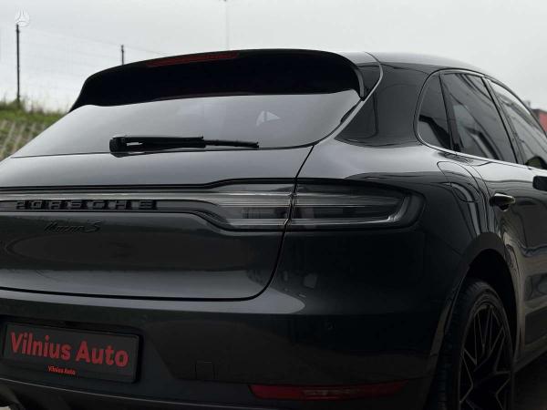Black Porsche Macan 2020 in Vilnius, with an engine capacity of 3.00 L and mileage of 92 thousand km for 40990 €, photo 9 on AUTOMOTO.COM.LV