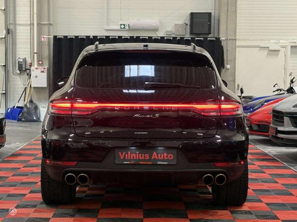 Melns Porsche Macan 2020 Viļņa, ar dzinēja tilpumu 3.00 L un nobraukumu 80 tūkst. km par 37990 €, foto 6 vietnē AUTOMOTO.COM.LV
