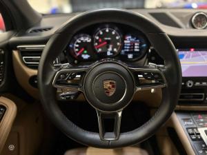 Black Porsche Macan 2020 in Vilnius, with an engine capacity of 3.00 L and mileage of 80 thousand km for 37990 €, photo 21 on AUTOMOTO.COM.LV