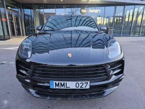 Black Porsche Macan 2021 in Kaunas, with an engine capacity of 2.00 L and mileage of 46 thousand km for 35500 €, photo 2 on AUTOMOTO.COM.LV