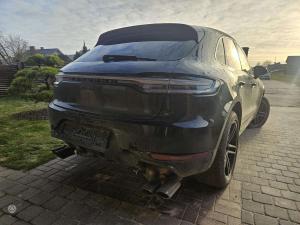 Black Porsche Macan 2021 in Kaunas, with an engine capacity of 2.00 L and mileage of 46 thousand km for 35500 €, photo 16 on AUTOMOTO.COM.LV