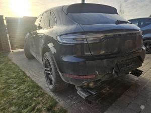 Black Porsche Macan 2021 in Kaunas, with an engine capacity of 2.00 L and mileage of 46 thousand km for 35500 €, photo 17 on AUTOMOTO.COM.LV