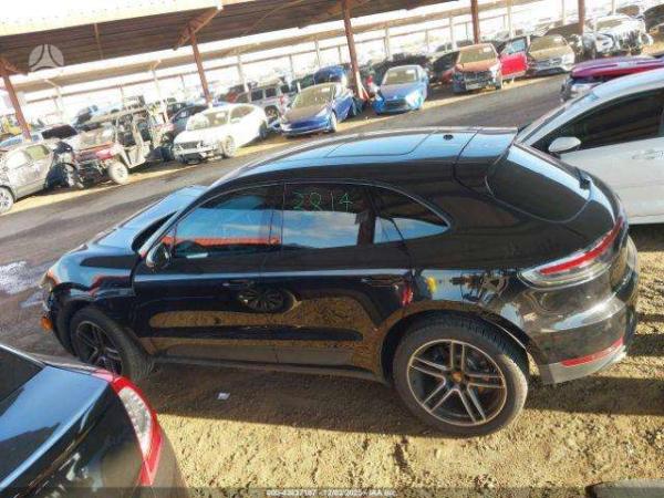 Black Porsche Macan 2021 in Klaipeda, with an engine capacity of 0.00 L and mileage of 104 thousand km for 10300 €, photo 7 on AUTOMOTO.COM.LV
