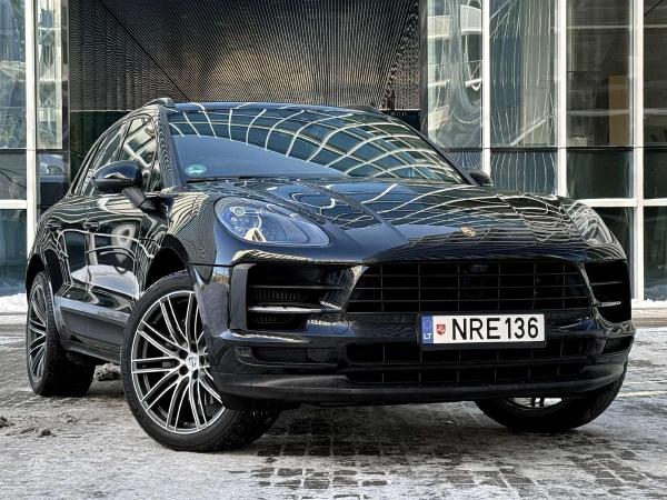 Black Porsche Macan 2021 in Vilnius, with an engine capacity of 3.00 L and mileage of 70 thousand km for 48990 €, photo 7 on AUTOMOTO.COM.LV