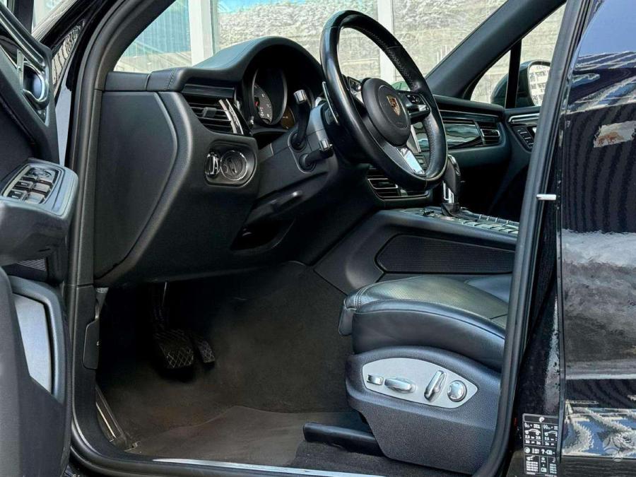 Melns Porsche Macan 2021 Viļņa, ar dzinēja tilpumu 3.00 L un nobraukumu 70 tūkst. km par 48990 €, foto 13 vietnē AUTOMOTO.COM.LV