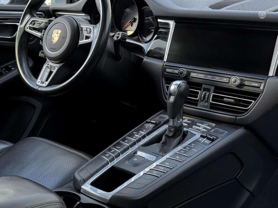 Melns Porsche Macan 2021 Viļņa, ar dzinēja tilpumu 3.00 L un nobraukumu 70 tūkst. km par 48990 €, foto 16 vietnē AUTOMOTO.COM.LV