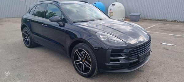 Black Porsche Macan 2021 in Kaunas, with an engine capacity of 1.98 L and mileage of 38 thousand km for 46500 €, photo 6 on AUTOMOTO.COM.LV