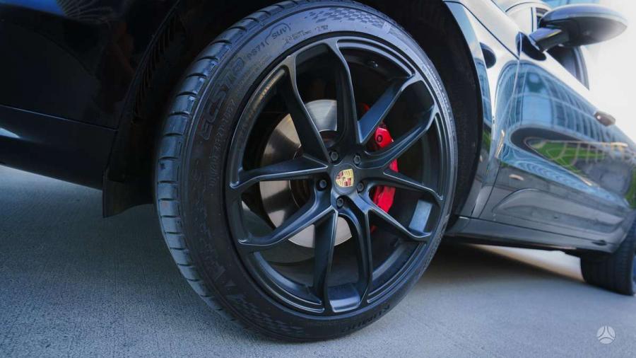 Melns Porsche Macan 2021 Viļņa, ar dzinēja tilpumu 3.00 L un nobraukumu 85 tūkst. km par 40990 €, foto 6 vietnē AUTOMOTO.COM.LV