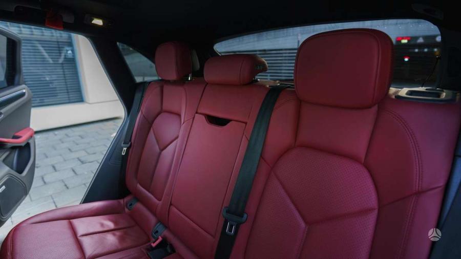 Melns Porsche Macan 2021 Viļņa, ar dzinēja tilpumu 3.00 L un nobraukumu 85 tūkst. km par 40990 €, foto 8 vietnē AUTOMOTO.COM.LV