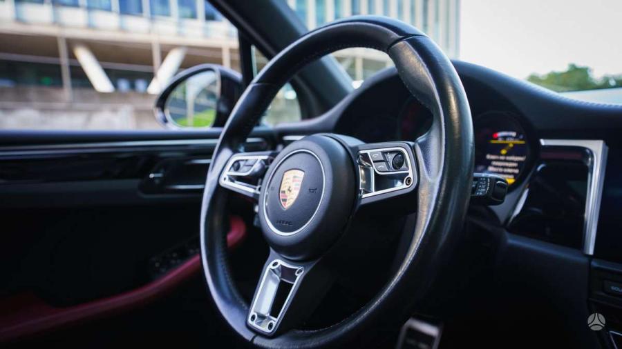 Melns Porsche Macan 2021 Viļņa, ar dzinēja tilpumu 3.00 L un nobraukumu 85 tūkst. km par 40990 €, foto 12 vietnē AUTOMOTO.COM.LV