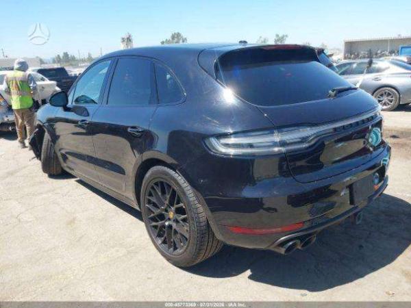 Black Porsche Macan 2021 in Klaipeda, with an engine capacity of 0.00 L and mileage of 35 thousand km for 19200 €, photo 3 on AUTOMOTO.COM.LV
