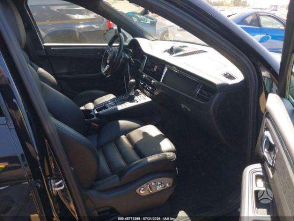 Black Porsche Macan 2021 in Klaipeda, with an engine capacity of 0.00 L and mileage of 35 thousand km for 19200 €, photo 5 on AUTOMOTO.COM.LV