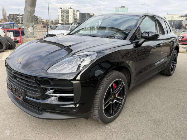Melns Porsche Macan 2021 Viļņa, ar dzinēja tilpumu 2.00 L un nobraukumu 64 tūkst. km par 39000 €, foto 1 vietnē AUTOMOTO.COM.LV