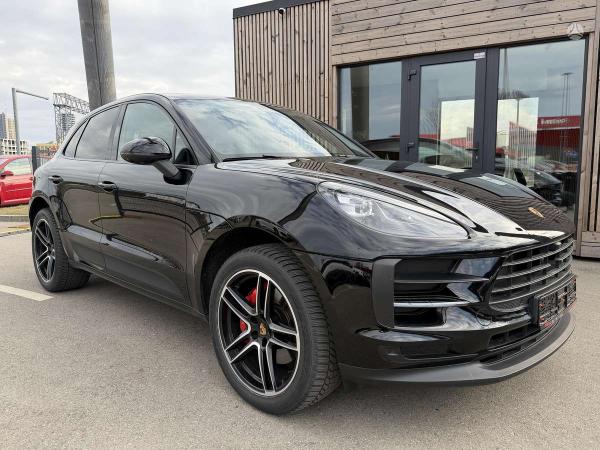 Melns Porsche Macan 2021 Viļņa, ar dzinēja tilpumu 2.00 L un nobraukumu 64 tūkst. km par 39000 €, foto 3 vietnē AUTOMOTO.COM.LV
