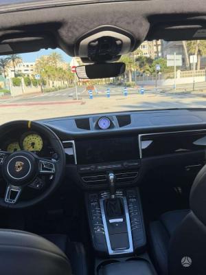 Black Porsche Macan 2021 in Siauliai, with an engine capacity of 2.89 L and mileage of 86 thousand km for 55000 €, photo 8 on AUTOMOTO.COM.LV
