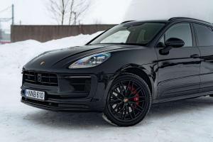 Black Porsche Macan 2023 in Klaipeda, with an engine capacity of 2.89 L and mileage of 45 thousand km for 69000 €, photo 3 on AUTOMOTO.COM.LV