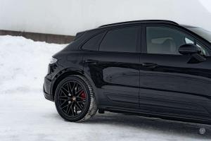 Black Porsche Macan 2023 in Klaipeda, with an engine capacity of 2.89 L and mileage of 45 thousand km for 69000 €, photo 10 on AUTOMOTO.COM.LV