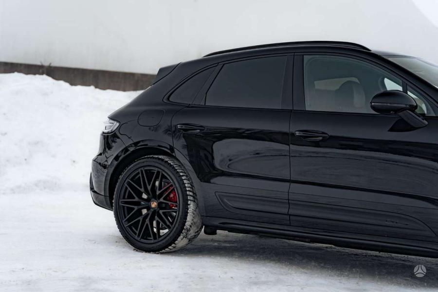 Black Porsche Macan 2023 in Klaipeda, with an engine capacity of 2.89 L and mileage of 45 thousand km for 69000 €, photo 10 on AUTOMOTO.COM.LV