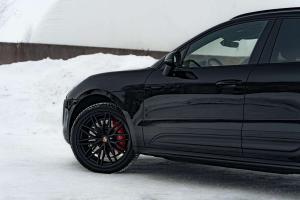 Black Porsche Macan 2023 in Klaipeda, with an engine capacity of 2.89 L and mileage of 45 thousand km for 69000 €, photo 17 on AUTOMOTO.COM.LV