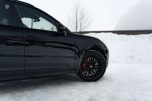 Black Porsche Macan 2023 in Klaipeda, with an engine capacity of 2.89 L and mileage of 45 thousand km for 69000 €, photo 19 on AUTOMOTO.COM.LV