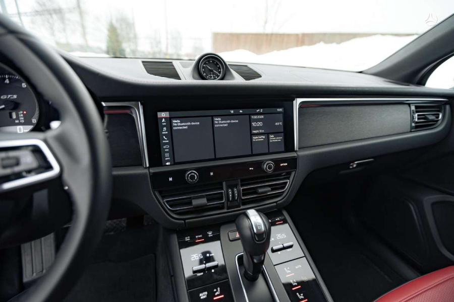 Black Porsche Macan 2023 in Klaipeda, with an engine capacity of 2.89 L and mileage of 45 thousand km for 69000 €, photo 27 on AUTOMOTO.COM.LV