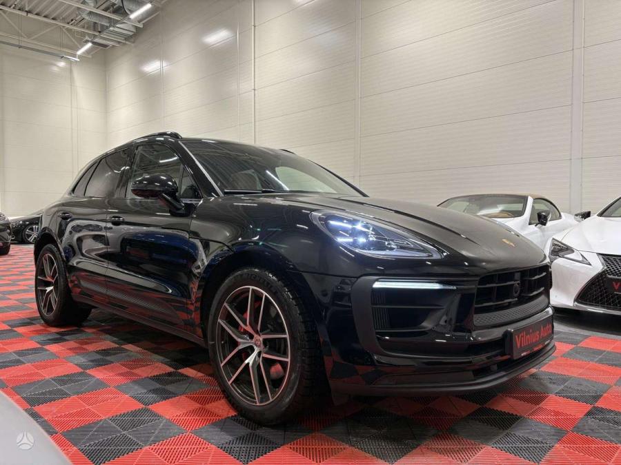 Melns Porsche Macan 2023 Viļņa, ar dzinēja tilpumu 2.89 L un nobraukumu 40 tūkst. km par 55990 €, foto 4 vietnē AUTOMOTO.COM.LV