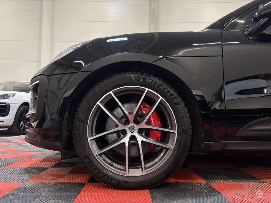 Melns Porsche Macan 2023 Viļņa, ar dzinēja tilpumu 2.89 L un nobraukumu 40 tūkst. km par 55990 €, foto 10 vietnē AUTOMOTO.COM.LV