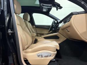 Melns Porsche Macan 2023 Viļņa, ar dzinēja tilpumu 2.89 L un nobraukumu 40 tūkst. km par 55990 €, foto 19 vietnē AUTOMOTO.COM.LV