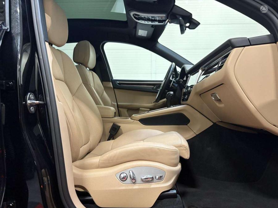 Melns Porsche Macan 2023 Viļņa, ar dzinēja tilpumu 2.89 L un nobraukumu 40 tūkst. km par 55990 €, foto 19 vietnē AUTOMOTO.COM.LV