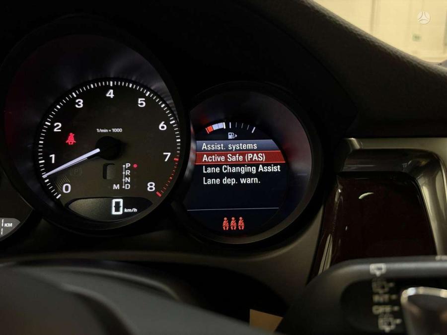 Melns Porsche Macan 2023 Viļņa, ar dzinēja tilpumu 2.89 L un nobraukumu 40 tūkst. km par 55990 €, foto 25 vietnē AUTOMOTO.COM.LV