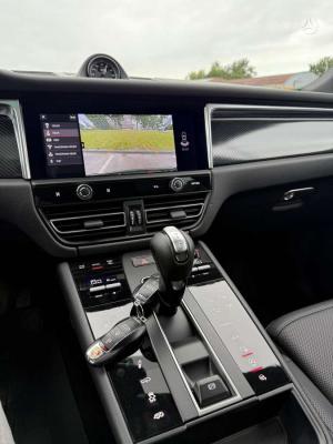 Melns Porsche Macan 2023 Šauļi, ar dzinēja tilpumu 2.90 L un nobraukumu 25 tūkst. km par 58080 €, foto 16 vietnē AUTOMOTO.COM.LV