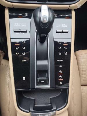 Black Porsche Macan 2023 in Klaipeda, with an engine capacity of 1.98 L and mileage of 46 thousand km for 36100 €, photo 15 on AUTOMOTO.COM.LV