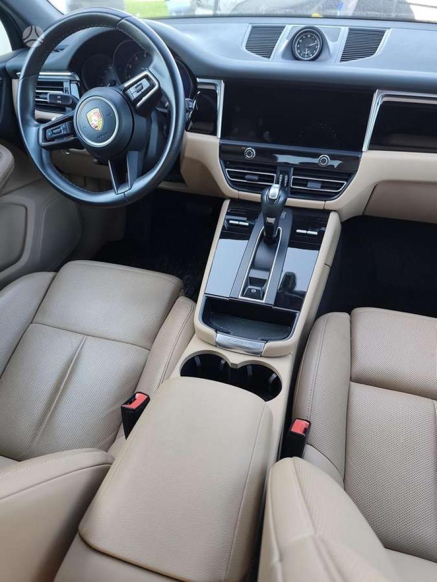 Black Porsche Macan 2023 in Klaipeda, with an engine capacity of 1.98 L and mileage of 46 thousand km for 36100 €, photo 17 on AUTOMOTO.COM.LV
