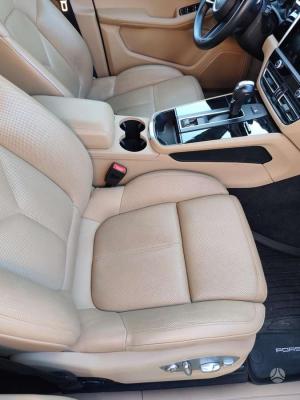 Black Porsche Macan 2023 in Klaipeda, with an engine capacity of 1.98 L and mileage of 46 thousand km for 36100 €, photo 22 on AUTOMOTO.COM.LV