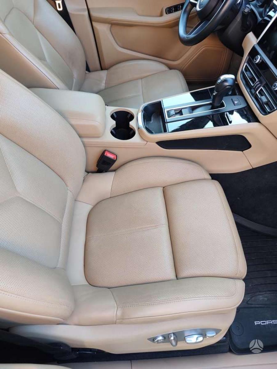 Black Porsche Macan 2023 in Klaipeda, with an engine capacity of 1.98 L and mileage of 46 thousand km for 36100 €, photo 22 on AUTOMOTO.COM.LV