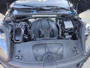 Black Porsche Macan 2023 in Klaipeda, with an engine capacity of 1.98 L and mileage of 46 thousand km for 36100 €, photo 24 on AUTOMOTO.COM.LV