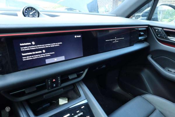 Melns Porsche Macan 2024 Kauņa, ar dzinēja tilpumu 0.00 L un nobraukumu 6 tūkst. km par 38500 €, foto 7 vietnē AUTOMOTO.COM.LV