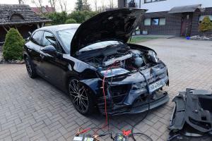 Black Porsche Macan 2024 in Kaunas, with an engine capacity of 0.00 L and mileage of 6 thousand km for 38500 €, photo 31 on AUTOMOTO.COM.LV