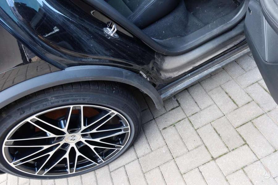 Black Porsche Macan 2024 in Kaunas, with an engine capacity of 0.00 L and mileage of 6 thousand km for 38500 €, photo 35 on AUTOMOTO.COM.LV