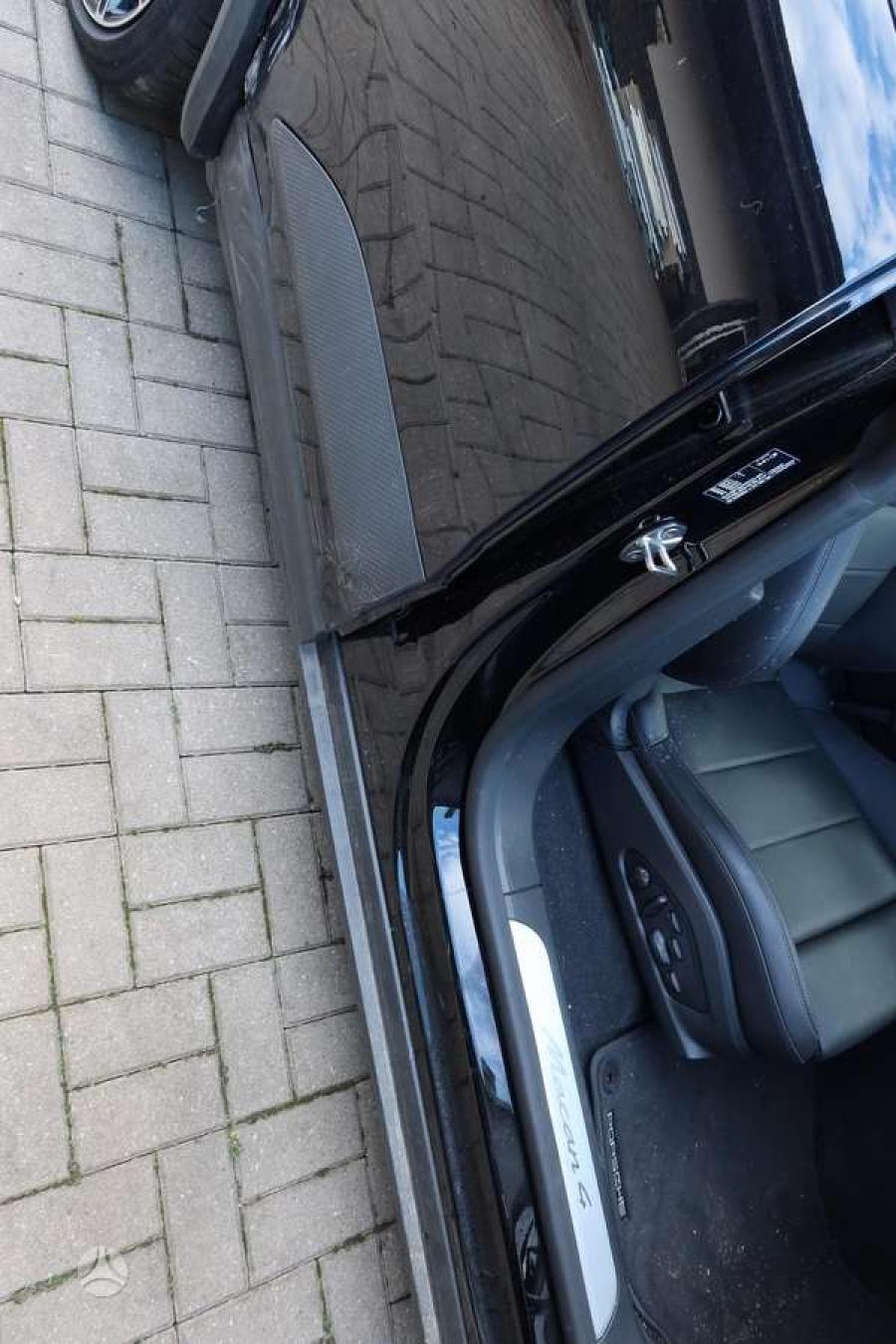 Black Porsche Macan 2024 in Kaunas, with an engine capacity of 0.00 L and mileage of 6 thousand km for 38500 €, photo 38 on AUTOMOTO.COM.LV