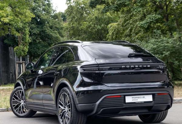 Melns Porsche Macan 2025 Viļņa, ar dzinēja tilpumu 0.00 L un nobraukumu 10 tūkst. km par 84500 €, foto 6 vietnē AUTOMOTO.COM.LV