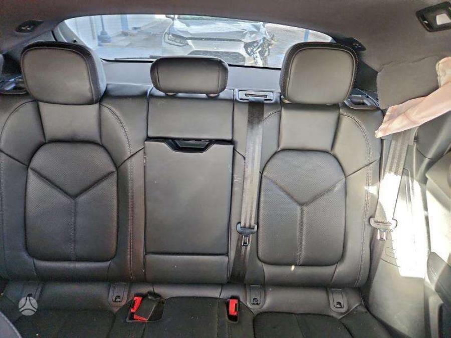 Melns Porsche Macan 2025 Klaipėda, ar dzinēja tilpumu 1.98 L un nobraukumu 10 tūkst. km par 22000 €, foto 24 vietnē AUTOMOTO.COM.LV